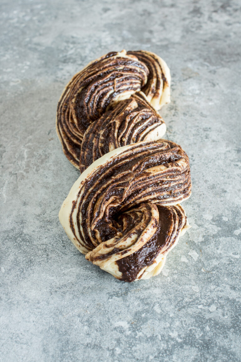 Ostergebäck: Schoko-Nuss Striezel - LieberBacken
