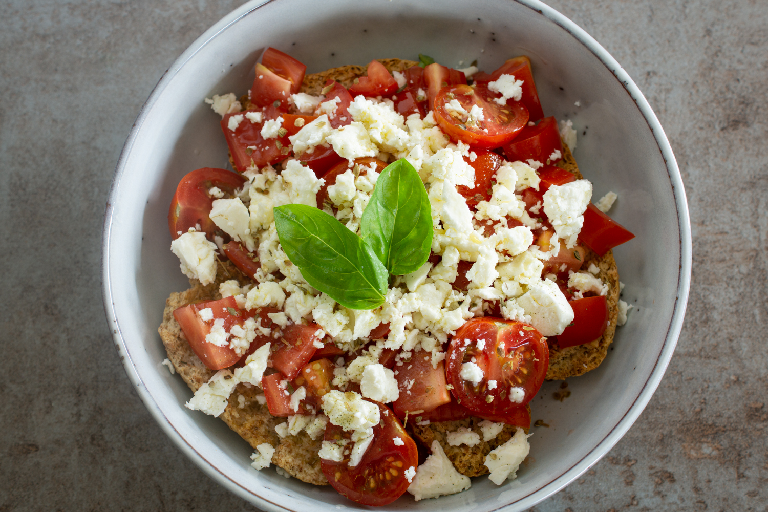 Griechisches Dakos - 10 Minuten Rezept! - LieberBacken